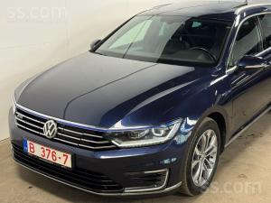 Blue Volkswagen Passat B8 2016 in Jurmala, with an engine capacity of 1.40 L and mileage of 229 thousand km for 11950 €, photo 8 on AUTOMOTO.COM.LV