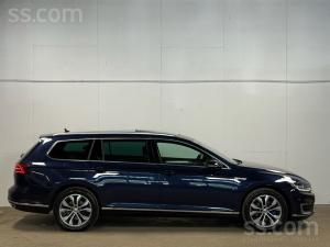 Blue Volkswagen Passat B8 2016 in Jurmala, with an engine capacity of 1.40 L and mileage of 229 thousand km for 11950 €, photo 10 on AUTOMOTO.COM.LV