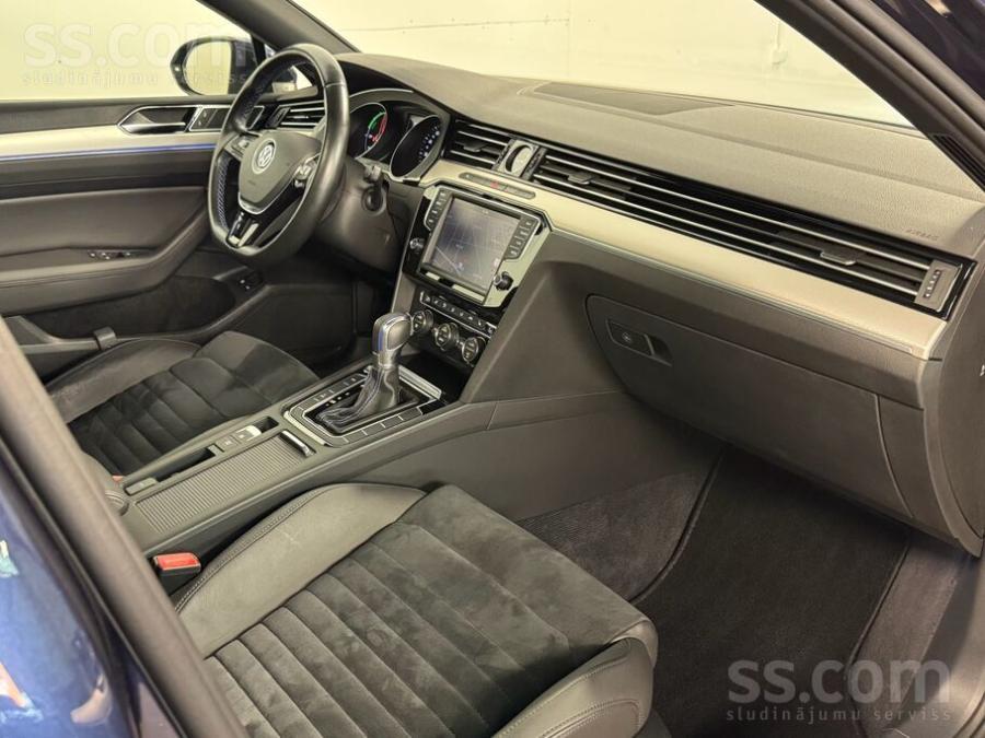 Blue Volkswagen Passat B8 2016 in Jurmala, with an engine capacity of 1.40 L and mileage of 229 thousand km for 11950 €, photo 19 on AUTOMOTO.COM.LV