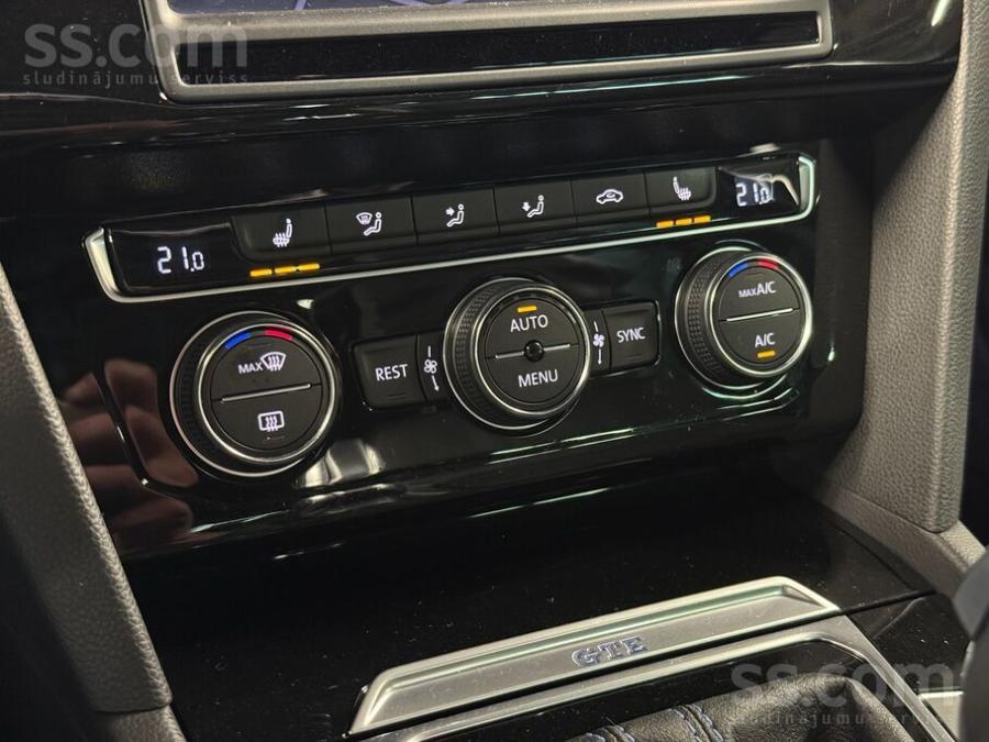 Blue Volkswagen Passat B8 2016 in Jurmala, with an engine capacity of 1.40 L and mileage of 229 thousand km for 11950 €, photo 24 on AUTOMOTO.COM.LV