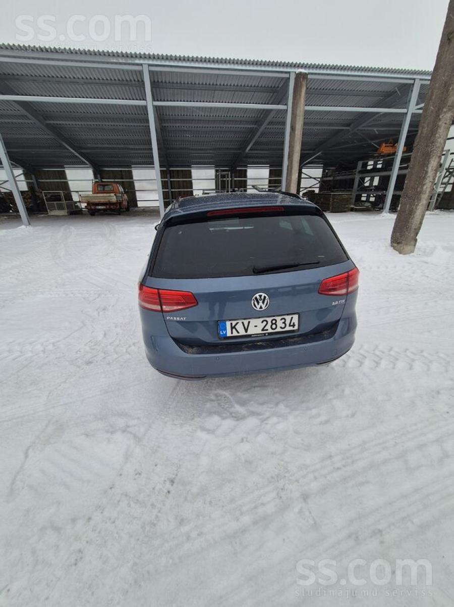 Blue Volkswagen Passat B8 2017 in Madona, with an engine capacity of 2.00 L and mileage of 234 thousand km for 11000 €, photo 5 on AUTOMOTO.COM.LV
