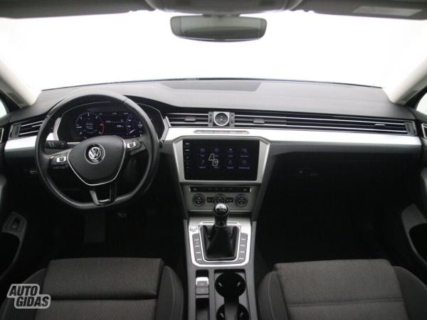 Zils Volkswagen Passat B8 2017 Viļņa, ar dzinēja tilpumu 1.60 L un nobraukumu 189 tūkst. km par 10999 €, foto 2 vietnē AUTOMOTO.COM.LV