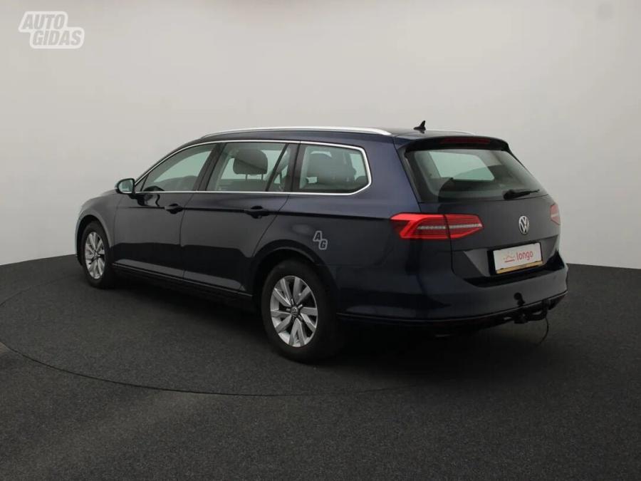Zils Volkswagen Passat B8 2017 Viļņa, ar dzinēja tilpumu 2.00 L un nobraukumu 292 tūkst. km par 9399 €, foto 8 vietnē AUTOMOTO.COM.LV