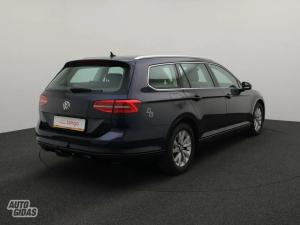 Zils Volkswagen Passat B8 2017 Viļņa, ar dzinēja tilpumu 2.00 L un nobraukumu 292 tūkst. km par 9399 €, foto 9 vietnē AUTOMOTO.COM.LV