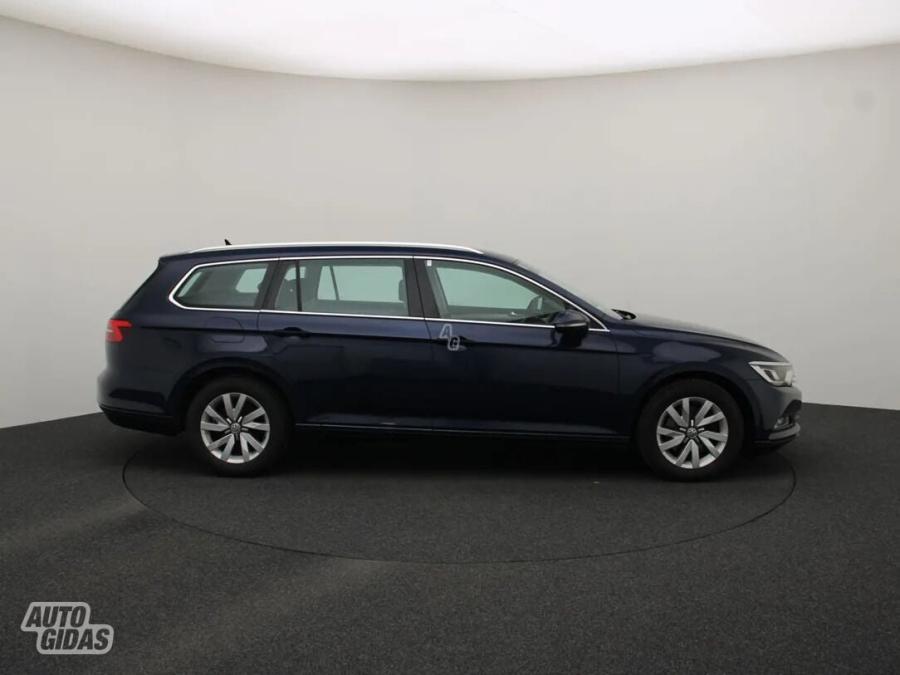 Zils Volkswagen Passat B8 2017 Viļņa, ar dzinēja tilpumu 2.00 L un nobraukumu 292 tūkst. km par 9399 €, foto 10 vietnē AUTOMOTO.COM.LV