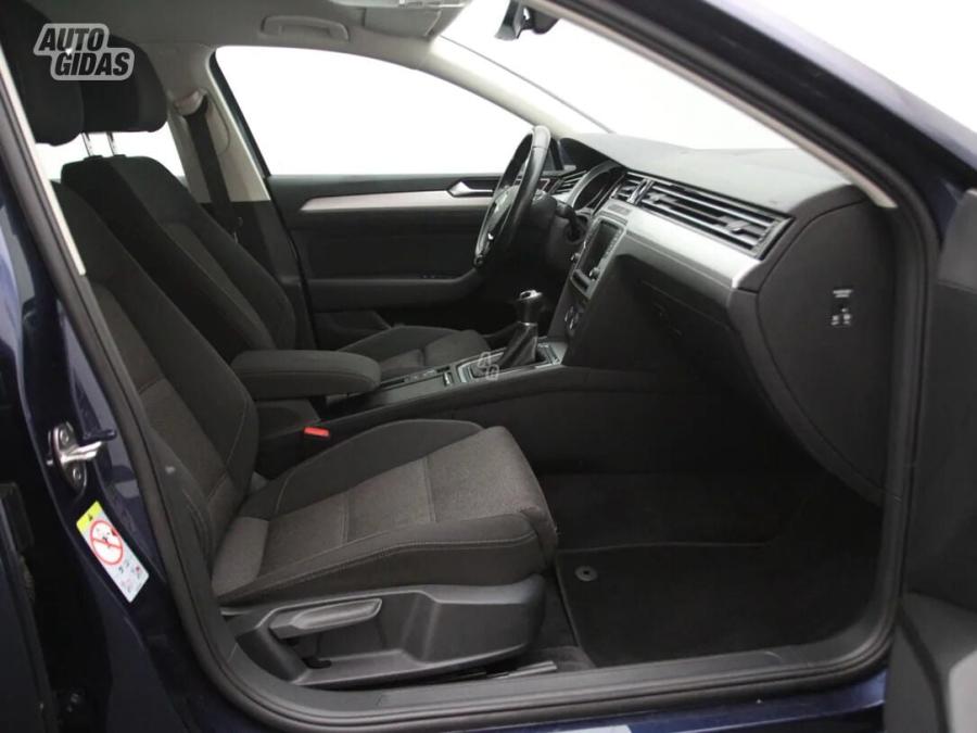Zils Volkswagen Passat B8 2017 Viļņa, ar dzinēja tilpumu 2.00 L un nobraukumu 292 tūkst. km par 9399 €, foto 15 vietnē AUTOMOTO.COM.LV