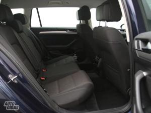 Zils Volkswagen Passat B8 2017 Viļņa, ar dzinēja tilpumu 2.00 L un nobraukumu 292 tūkst. km par 9399 €, foto 16 vietnē AUTOMOTO.COM.LV