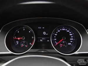 Zils Volkswagen Passat B8 2017 Viļņa, ar dzinēja tilpumu 2.00 L un nobraukumu 292 tūkst. km par 9399 €, foto 20 vietnē AUTOMOTO.COM.LV