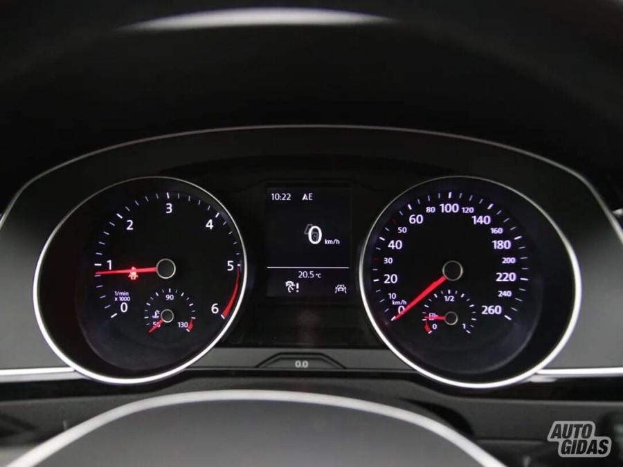 Zils Volkswagen Passat B8 2017 Viļņa, ar dzinēja tilpumu 2.00 L un nobraukumu 292 tūkst. km par 9399 €, foto 20 vietnē AUTOMOTO.COM.LV