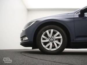 Zils Volkswagen Passat B8 2017 Viļņa, ar dzinēja tilpumu 2.00 L un nobraukumu 292 tūkst. km par 9399 €, foto 29 vietnē AUTOMOTO.COM.LV