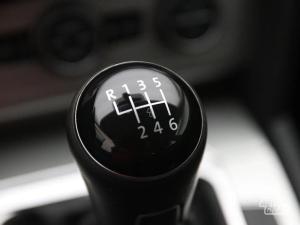 Zils Volkswagen Passat B8 2017 Viļņa, ar dzinēja tilpumu 2.00 L un nobraukumu 292 tūkst. km par 9399 €, foto 31 vietnē AUTOMOTO.COM.LV