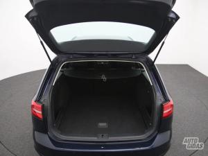 Zils Volkswagen Passat B8 2017 Viļņa, ar dzinēja tilpumu 2.00 L un nobraukumu 292 tūkst. km par 9399 €, foto 35 vietnē AUTOMOTO.COM.LV