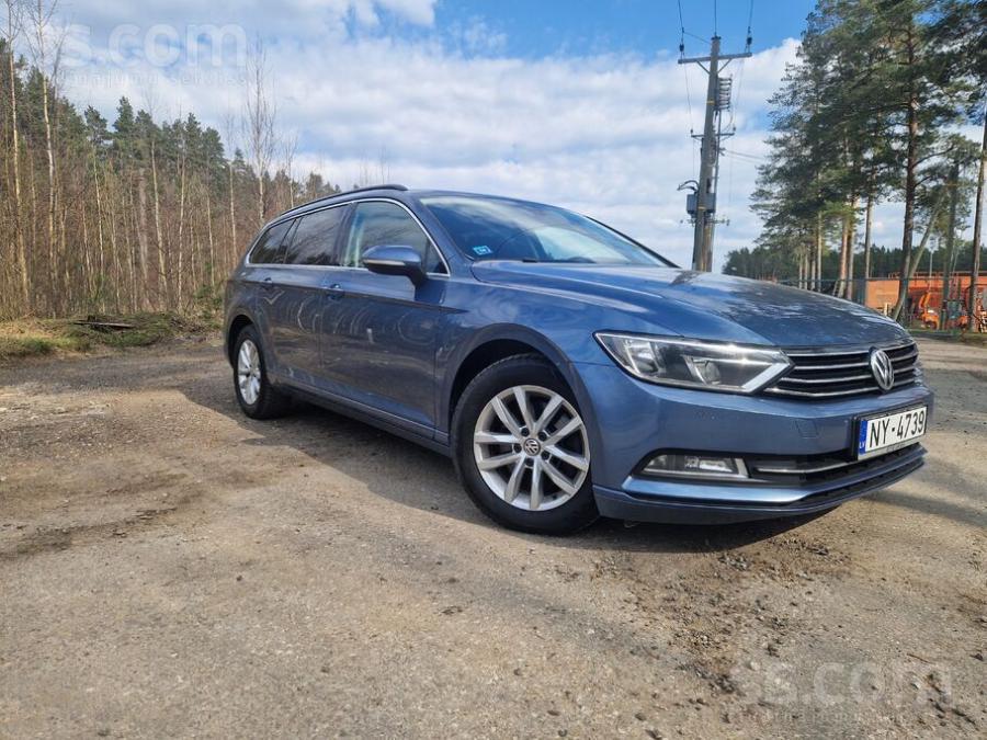 Blue Volkswagen Passat B8 2018 in Riga, with an engine capacity of 2.00 L and mileage of 291 thousand km for 9500 €, photo 1 on AUTOMOTO.COM.LV