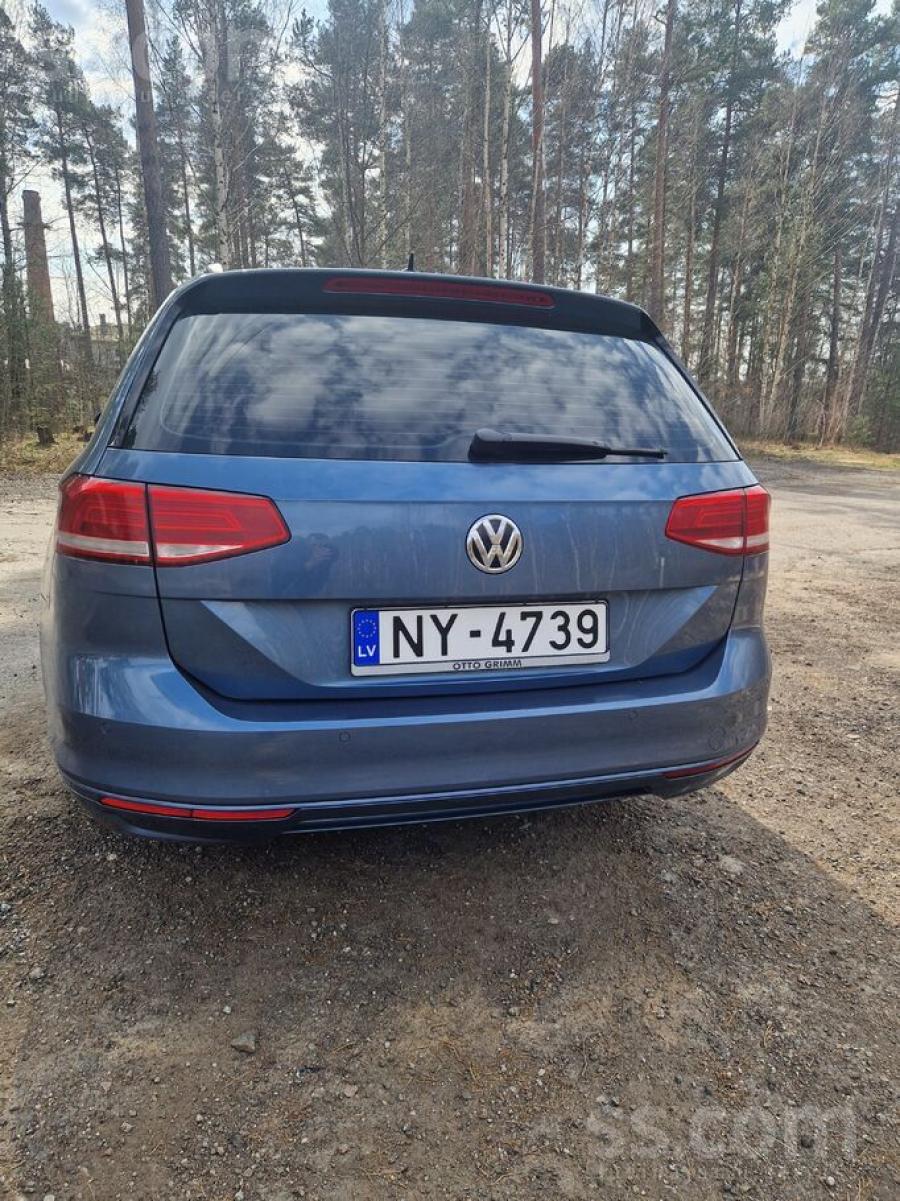Blue Volkswagen Passat B8 2018 in Riga, with an engine capacity of 2.00 L and mileage of 291 thousand km for 9500 €, photo 5 on AUTOMOTO.COM.LV