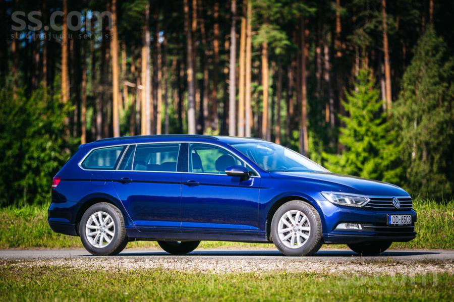 Blue Volkswagen Passat B8 2019 in Riga, with an engine capacity of 2.00 L and mileage of 222 thousand km for 11200 €, photo 1 on AUTOMOTO.COM.LV