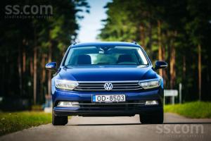 Blue Volkswagen Passat B8 2019 in Riga, with an engine capacity of 2.00 L and mileage of 222 thousand km for 11200 €, photo 4 on AUTOMOTO.COM.LV