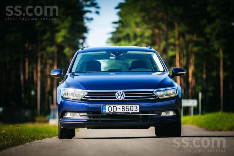 Blue Volkswagen Passat B8 2019 in Riga, with an engine capacity of 2.00 L and mileage of 222 thousand km for 11200 €, photo 4 on AUTOMOTO.COM.LV