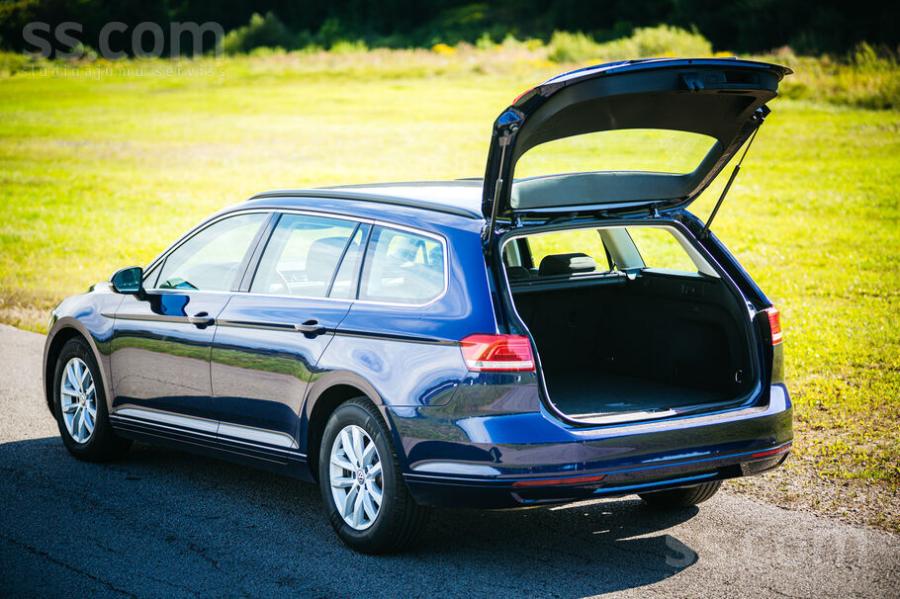 Blue Volkswagen Passat B8 2019 in Riga, with an engine capacity of 2.00 L and mileage of 222 thousand km for 11200 €, photo 7 on AUTOMOTO.COM.LV