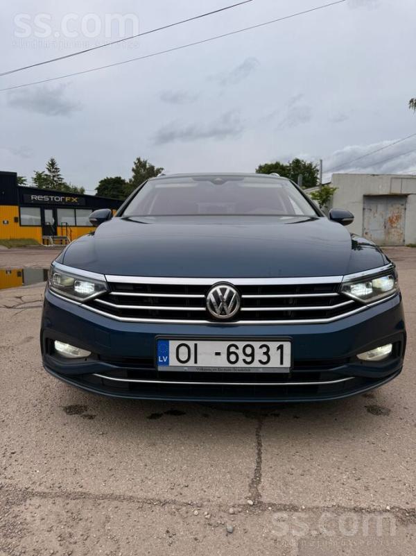 Blue Volkswagen Passat B8 2019 in Riga, with an engine capacity of 2.00 L and mileage of 230 thousand km for 14770 €, photo 5 on AUTOMOTO.COM.LV