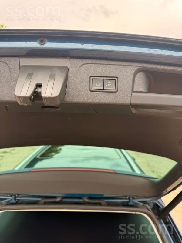 Blue Volkswagen Passat B8 2019 in Riga, with an engine capacity of 2.00 L and mileage of 230 thousand km for 14770 €, photo 10 on AUTOMOTO.COM.LV