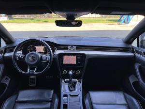 Blue Volkswagen Passat B8 2019 in Riga, with an engine capacity of 2.00 L and mileage of 182 thousand km for 16550 €, photo 6 on AUTOMOTO.COM.LV