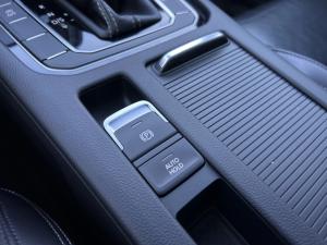 Blue Volkswagen Passat B8 2019 in Riga, with an engine capacity of 2.00 L and mileage of 182 thousand km for 16550 €, photo 20 on AUTOMOTO.COM.LV