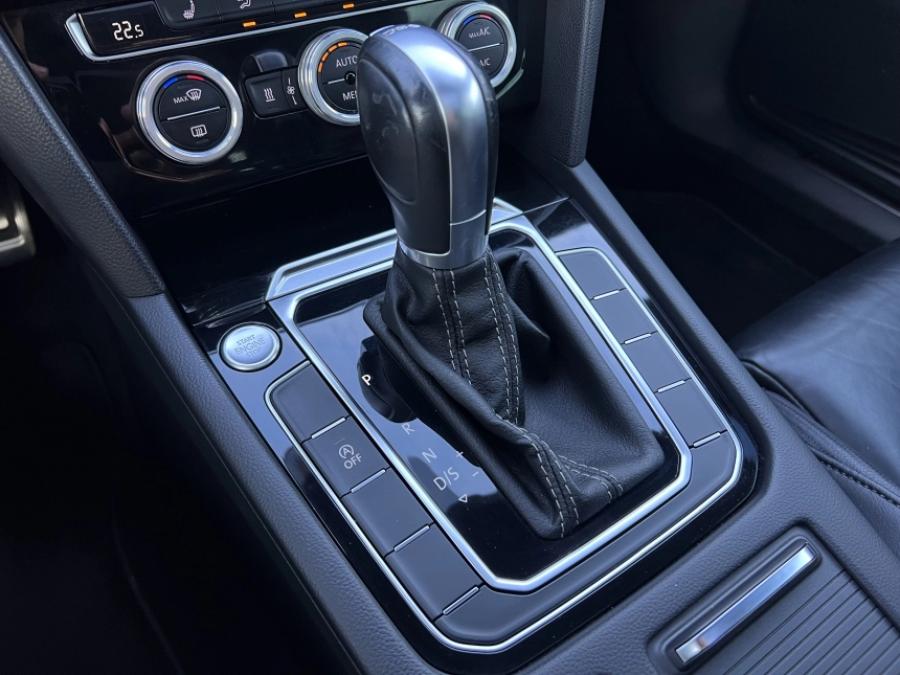 Blue Volkswagen Passat B8 2019 in Riga, with an engine capacity of 2.00 L and mileage of 182 thousand km for 16550 €, photo 21 on AUTOMOTO.COM.LV