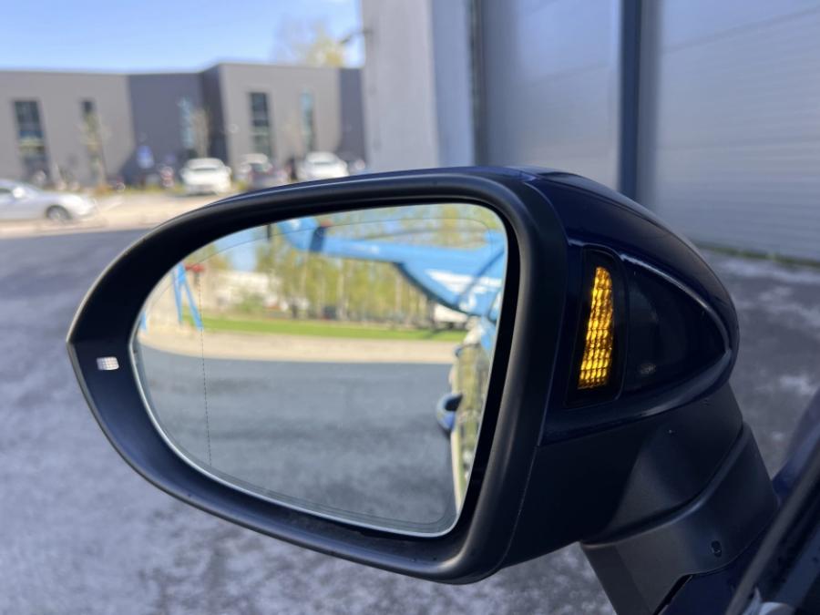 Blue Volkswagen Passat B8 2019 in Riga, with an engine capacity of 2.00 L and mileage of 182 thousand km for 16550 €, photo 27 on AUTOMOTO.COM.LV