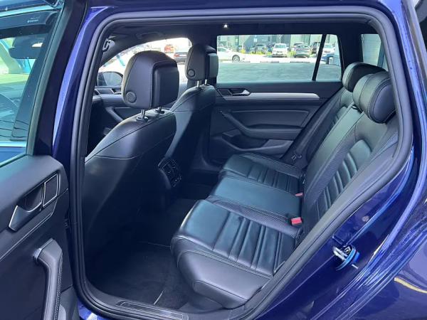 Zils Volkswagen Passat B8 2019 Rīga, ar dzinēja tilpumu 2.00 L un nobraukumu 182 tūkst. km par 16550 €, foto 10 vietnē AUTOMOTO.COM.LV