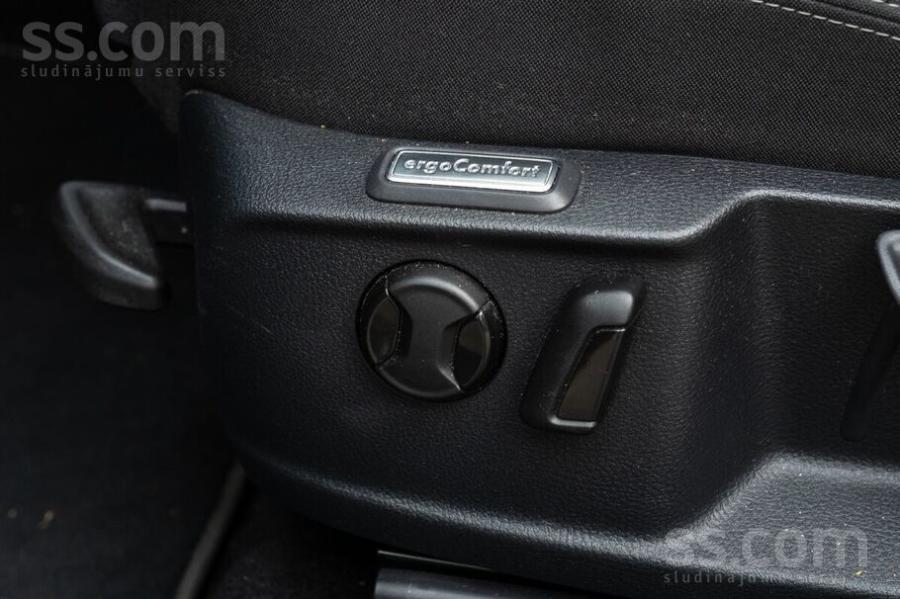 Zils Volkswagen Passat B8 2019 Rīga, ar dzinēja tilpumu 2.00 L un nobraukumu 153 tūkst. km par 12950 €, foto 17 vietnē AUTOMOTO.COM.LV