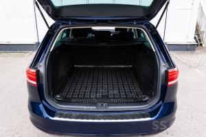 Zils Volkswagen Passat B8 2019 Rīga, ar dzinēja tilpumu 2.00 L un nobraukumu 153 tūkst. km par 12950 €, foto 19 vietnē AUTOMOTO.COM.LV