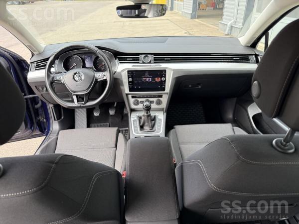 Blue Volkswagen Passat B8 2019 in Riga, with an engine capacity of 2.00 L and mileage of 239 thousand km for 10300 €, photo 5 on AUTOMOTO.COM.LV