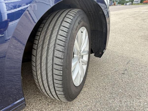Blue Volkswagen Passat B8 2019 in Riga, with an engine capacity of 2.00 L and mileage of 239 thousand km for 10300 €, photo 10 on AUTOMOTO.COM.LV