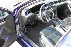 Blue Volkswagen Passat B8 2019 in Riga, with an engine capacity of 2.00 L and mileage of 191 thousand km for 15000 €, photo 13 on AUTOMOTO.COM.LV