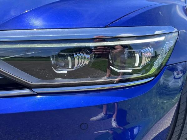 Blue Volkswagen Passat B8 2020 in Jurmala, with an engine capacity of 1.50 L and mileage of 186 thousand km for 16950 €, photo 4 on AUTOMOTO.COM.LV