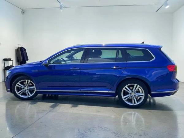 Blue Volkswagen Passat B8 2020 in Jurmala, with an engine capacity of 1.50 L and mileage of 186 thousand km for 16950 €, photo 5 on AUTOMOTO.COM.LV