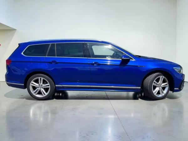 Blue Volkswagen Passat B8 2020 in Jurmala, with an engine capacity of 1.50 L and mileage of 186 thousand km for 16950 €, photo 6 on AUTOMOTO.COM.LV