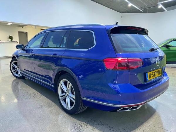 Blue Volkswagen Passat B8 2020 in Jurmala, with an engine capacity of 1.50 L and mileage of 186 thousand km for 16950 €, photo 8 on AUTOMOTO.COM.LV