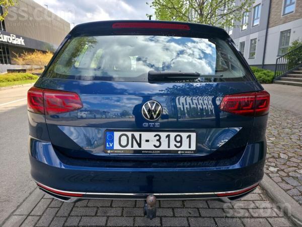 Blue Volkswagen Passat B8 2021 in Riga, with an engine capacity of 1.40 L and mileage of 125 thousand km for 20990 €, photo 6 on AUTOMOTO.COM.LV