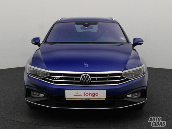 Blue Volkswagen Passat B8 2022 in Vilnius, with an engine capacity of 2.00 L and mileage of 179 thousand km for 20299 €, photo 3 on AUTOMOTO.COM.LV