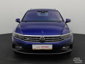 Blue Volkswagen Passat B8 2022 in Vilnius, with an engine capacity of 2.00 L and mileage of 179 thousand km for 20299 €, photo 3 on AUTOMOTO.COM.LV