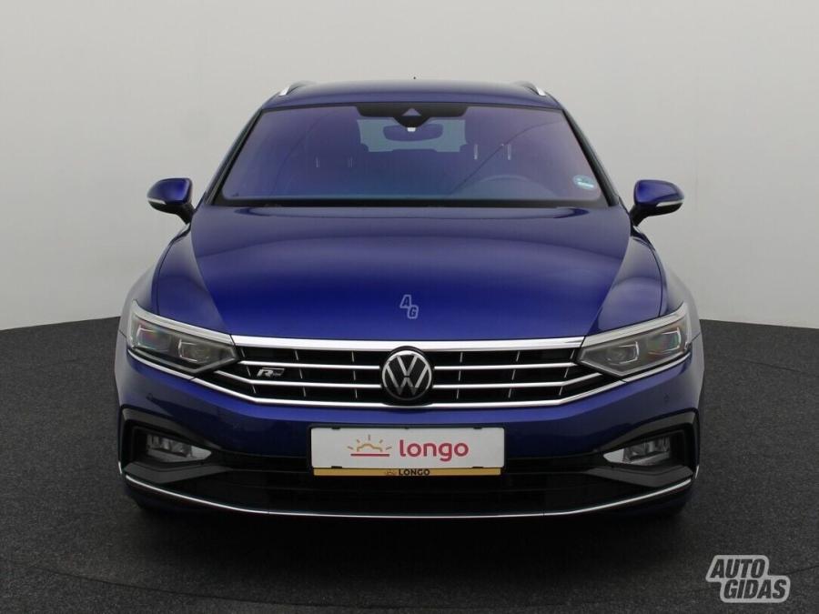 Blue Volkswagen Passat B8 2022 in Vilnius, with an engine capacity of 2.00 L and mileage of 179 thousand km for 20299 €, photo 3 on AUTOMOTO.COM.LV