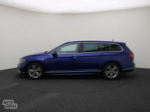 Blue Volkswagen Passat B8 2022 in Vilnius, with an engine capacity of 2.00 L and mileage of 179 thousand km for 20299 €, photo 6 on AUTOMOTO.COM.LV