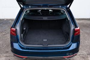Blue Volkswagen Passat B8 2022 in Riga, with an engine capacity of 2.00 L and mileage of 117 thousand km for 22500 €, photo 10 on AUTOMOTO.COM.LV