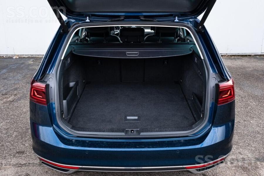 Blue Volkswagen Passat B8 2022 in Riga, with an engine capacity of 2.00 L and mileage of 117 thousand km for 22500 €, photo 10 on AUTOMOTO.COM.LV