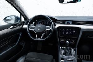 Blue Volkswagen Passat B8 2022 in Riga, with an engine capacity of 2.00 L and mileage of 117 thousand km for 22500 €, photo 15 on AUTOMOTO.COM.LV