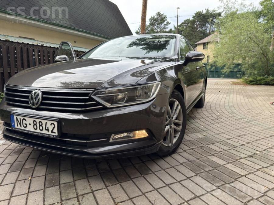 Brown Volkswagen Passat B8 2015 in Riga, with an engine capacity of 1.40 L and mileage of 251 thousand km for 8350 €, photo 1 on AUTOMOTO.COM.LV