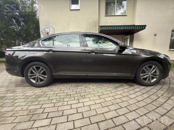 Brown Volkswagen Passat B8 2015 in Riga, with an engine capacity of 1.40 L and mileage of 251 thousand km for 8350 €, photo 3 on AUTOMOTO.COM.LV