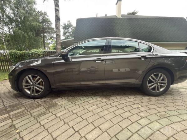 Brown Volkswagen Passat B8 2015 in Riga, with an engine capacity of 1.40 L and mileage of 251 thousand km for 8350 €, photo 4 on AUTOMOTO.COM.LV