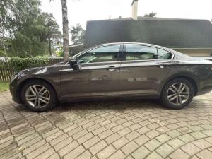 Brown Volkswagen Passat B8 2015 in Riga, with an engine capacity of 1.40 L and mileage of 251 thousand km for 8350 €, photo 5 on AUTOMOTO.COM.LV